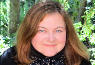 Elizabeth Kelly – The Last Summer of the Camperdowns – Alexis Burling